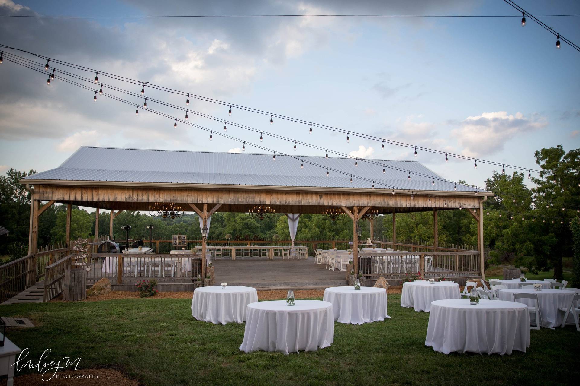 Owen Farm - Reviews, Photos & Deals 2026 - Chapmansboro, TN - WeddingWire