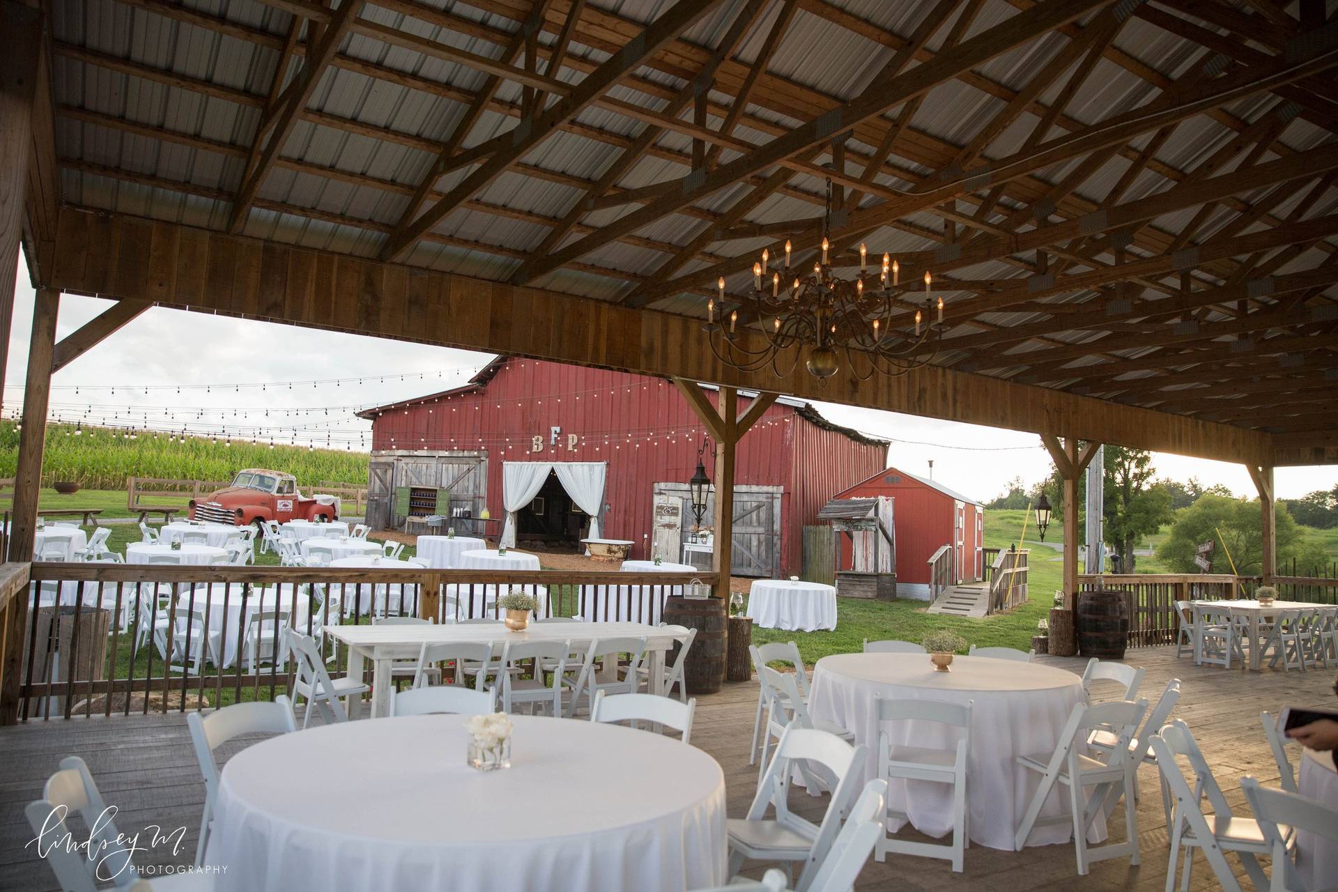 Owen Farm - Reviews, Photos & Deals 2026 - Chapmansboro, TN - WeddingWire