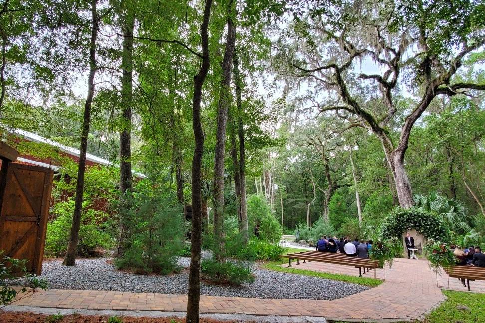 Saxon Manor - Venue - Brooksville, FL - WeddingWire