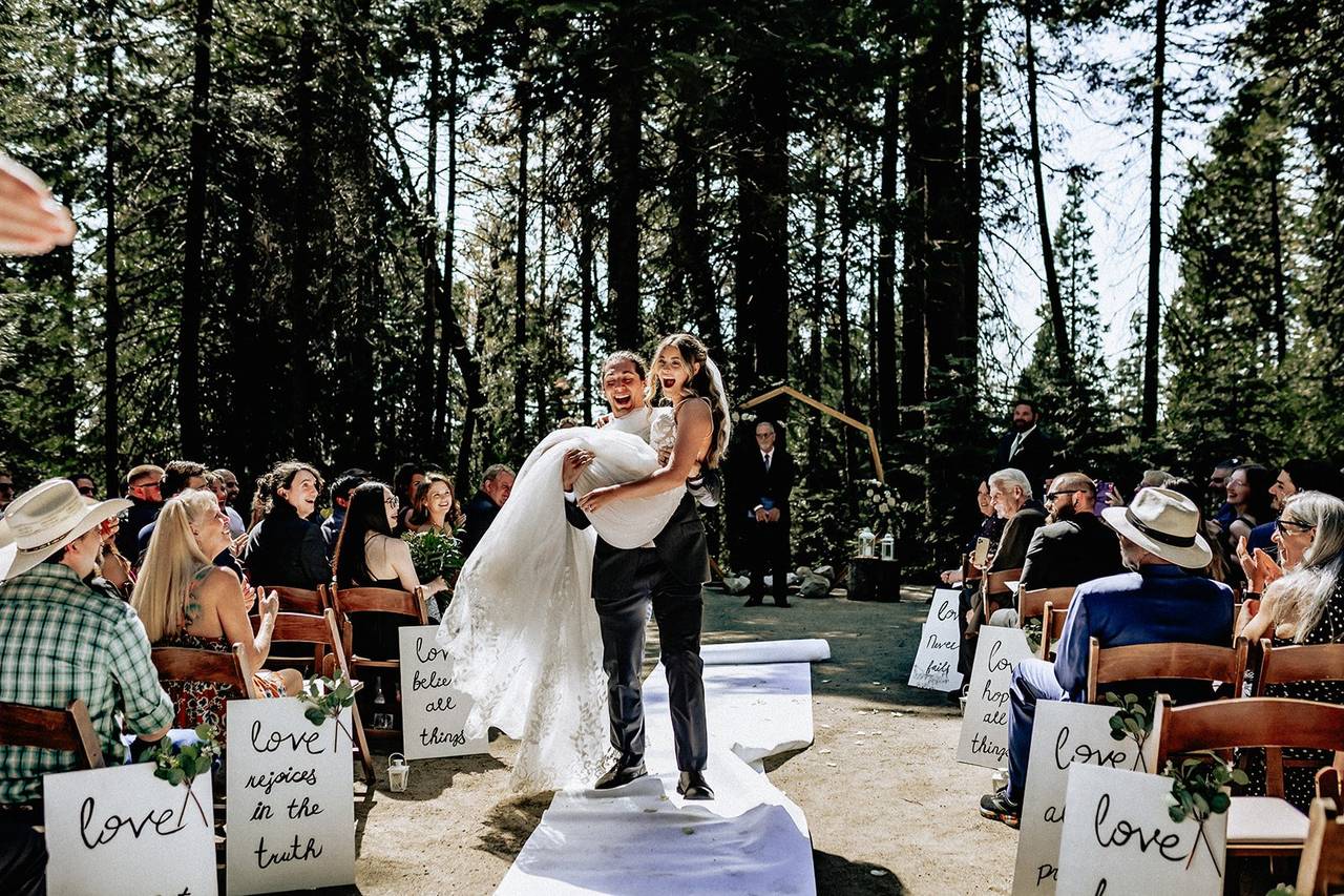 The Lodge at Two Moons - Reviews, Photos & Deals 2026 - Oakhurst, CA ...