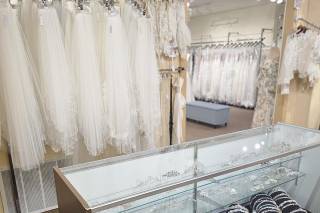 Wedding Dress and Bridal Gowns Shops - WeddingWire