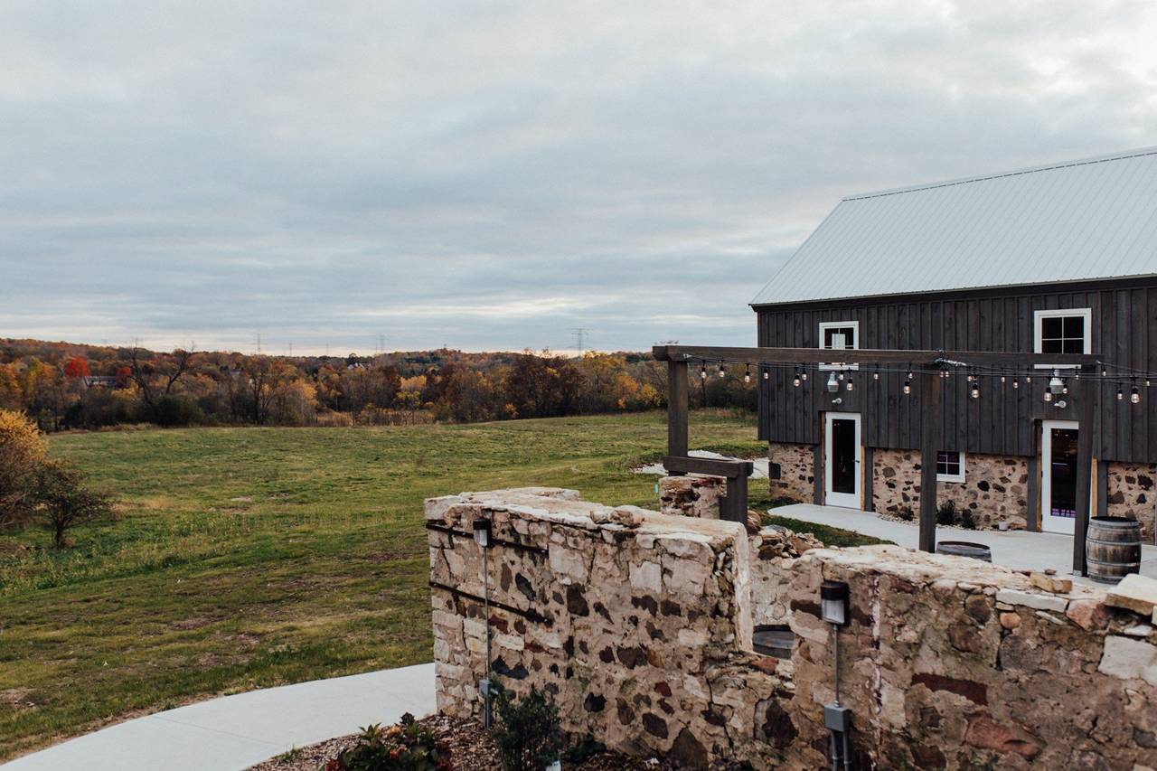Lilac Acres - Reviews, Photos & Deals 2026 - Waukesha, WI - WeddingWire