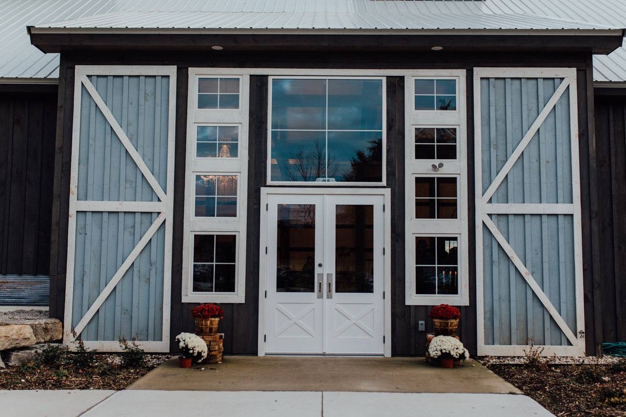 Lilac Acres - Reviews, Photos & Deals 2026 - Waukesha, WI - WeddingWire