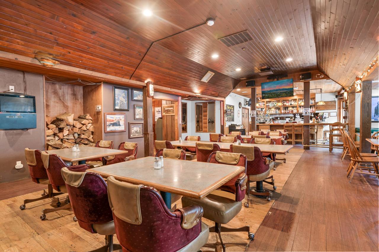 Whistlin' Jack's Outpost & Lodge - Reviews, Photos & Deals 2026 ...