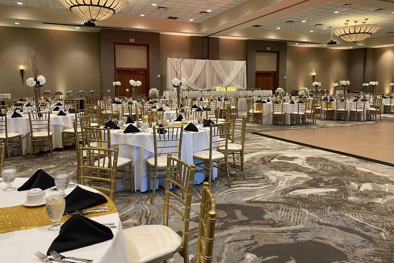 DoubleTree by Hilton Hotel Bay City - Riverfront - Hotel Weddings - Bay ...
