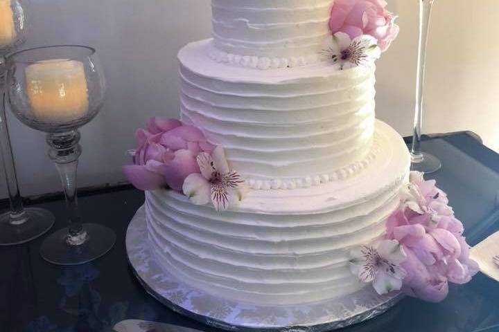 Reeves Cake Shop - Wedding Cake - Akron, OH - WeddingWire