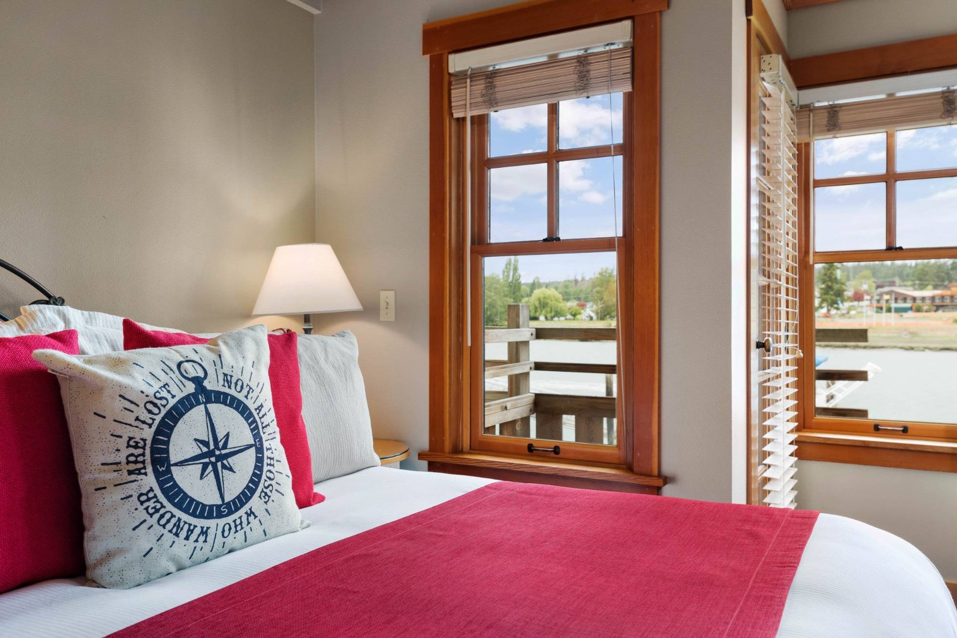 La Conner Channel Lodge - Reviews, Photos & Deals 2026 - La Conner, WA ...