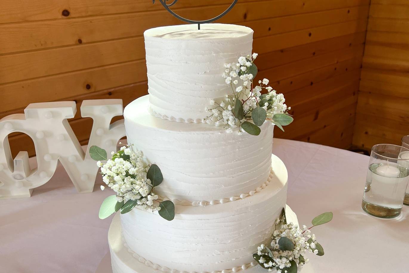 Reeves Cake Shop - Wedding Cake - Akron, OH - WeddingWire