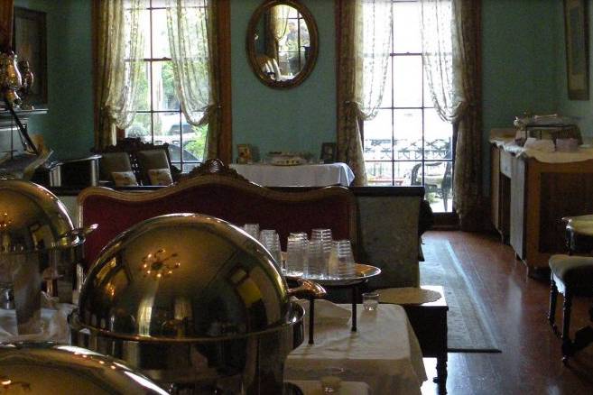 The Parisian Courtyard Inn - Mansion Weddings - New Orleans, LA ...