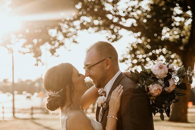 Hoosier Grove Barn - Venue - Streamwood, IL - WeddingWire