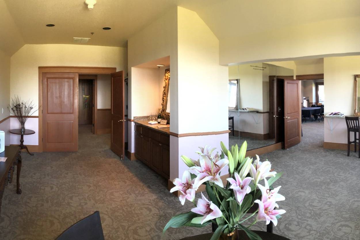 The Oregon Golf Club - Venue - West Linn, OR - WeddingWire