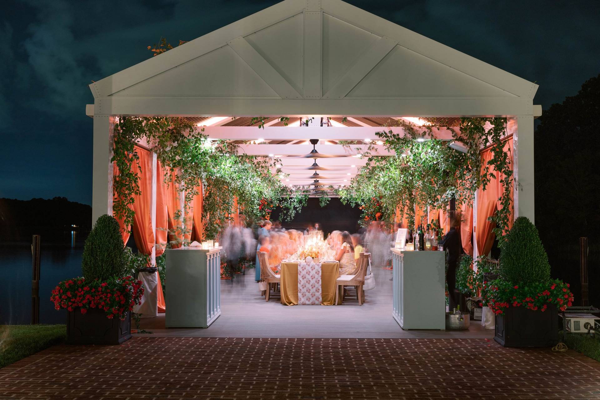 The Oaks - Reviews, Photos & Deals 2026 - Easton, MD - WeddingWire