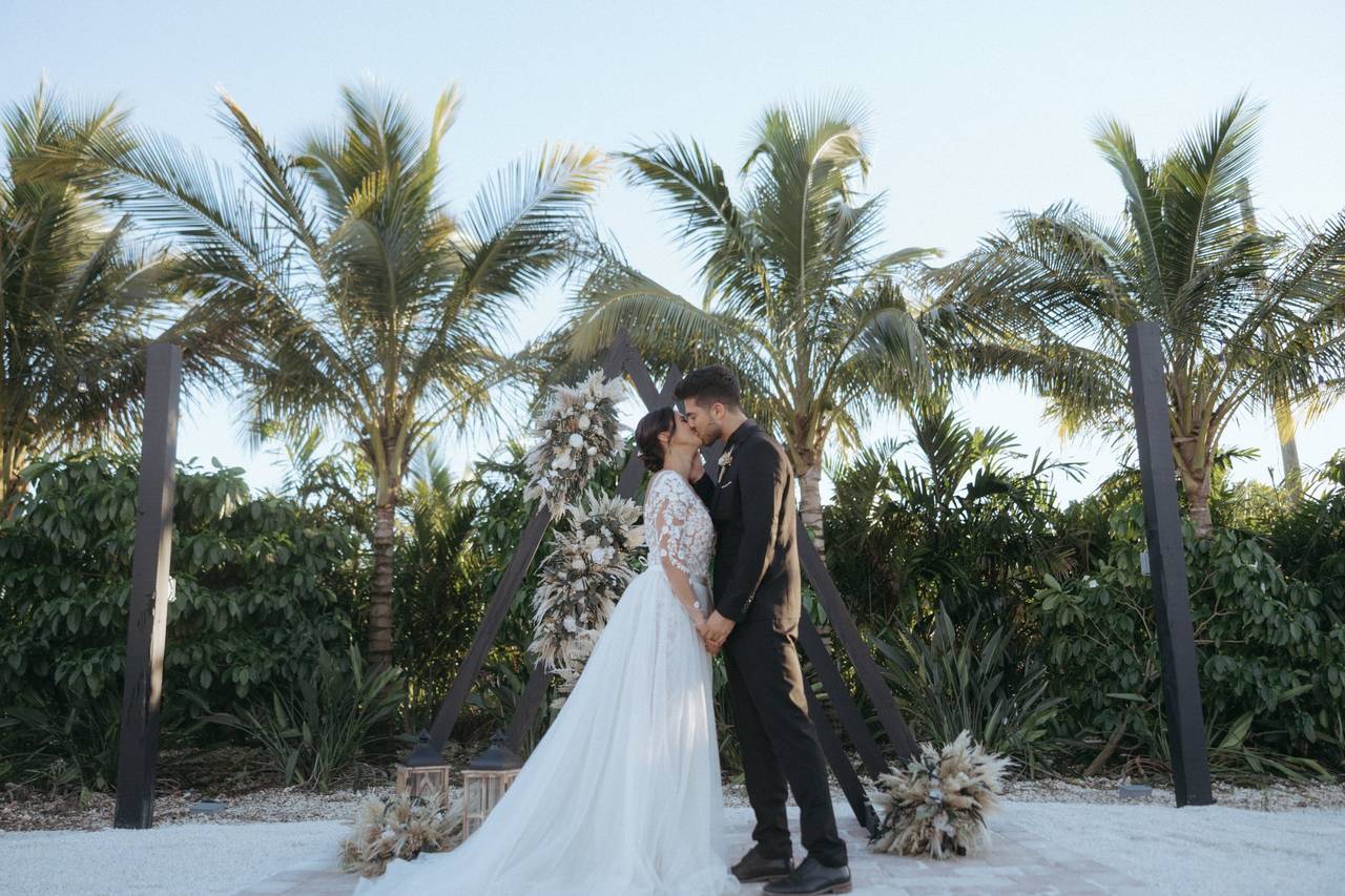 Ever After Farms Tropical Grove - Barn & Farm Weddings - Homestead, FL ...