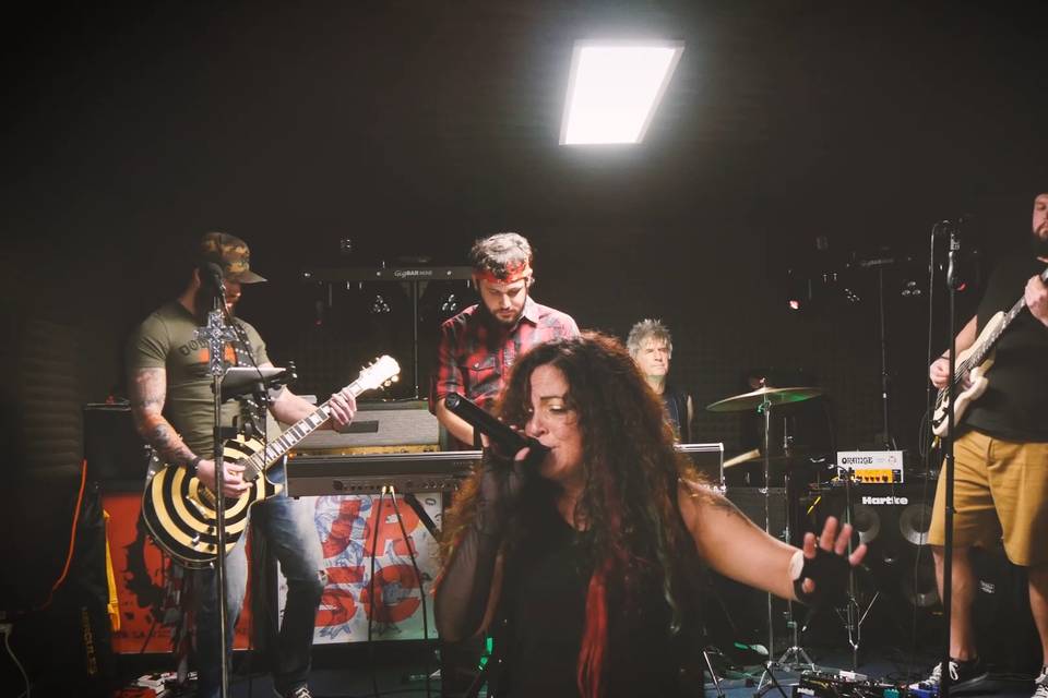 The Cue - Band - Youngstown, OH - WeddingWire