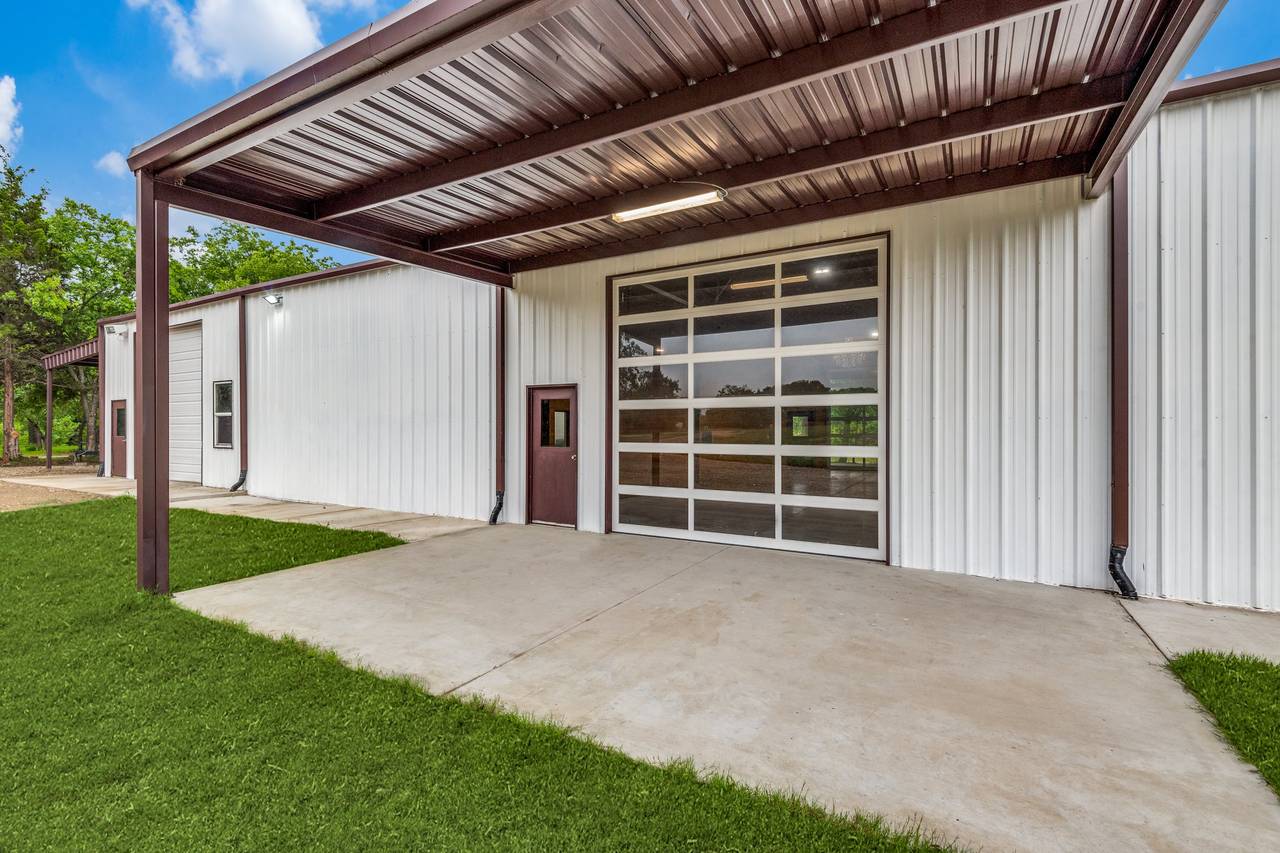 Stone Canyon Ranch Event Center - Reviews, Photos & Deals 2026 - Red ...