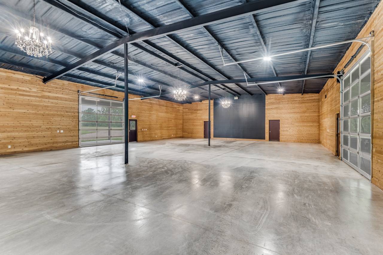 Stone Canyon Ranch Event Center - Reviews, Photos & Deals 2026 - Red ...