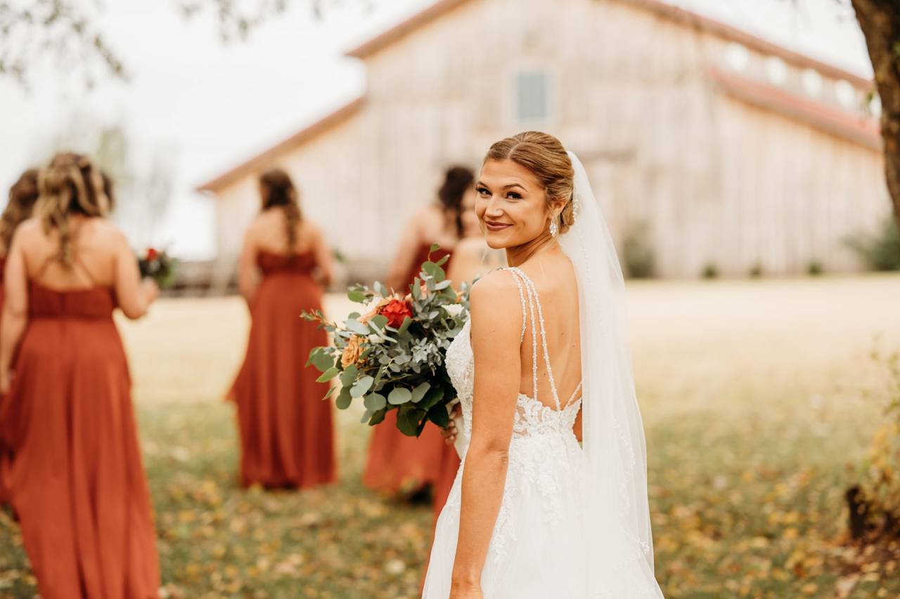 Rustic Rose Barn - Reviews, Photos & Deals 2026 - Guthrie, OK - WeddingWire