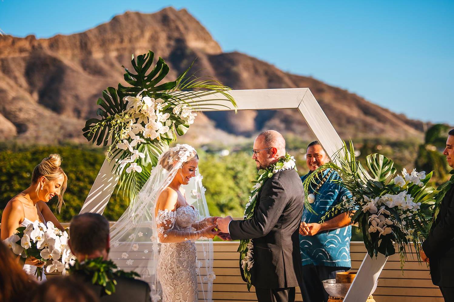 The Leahi Room & Lanai by Deck - Hotel Weddings - Honolulu, HI ...