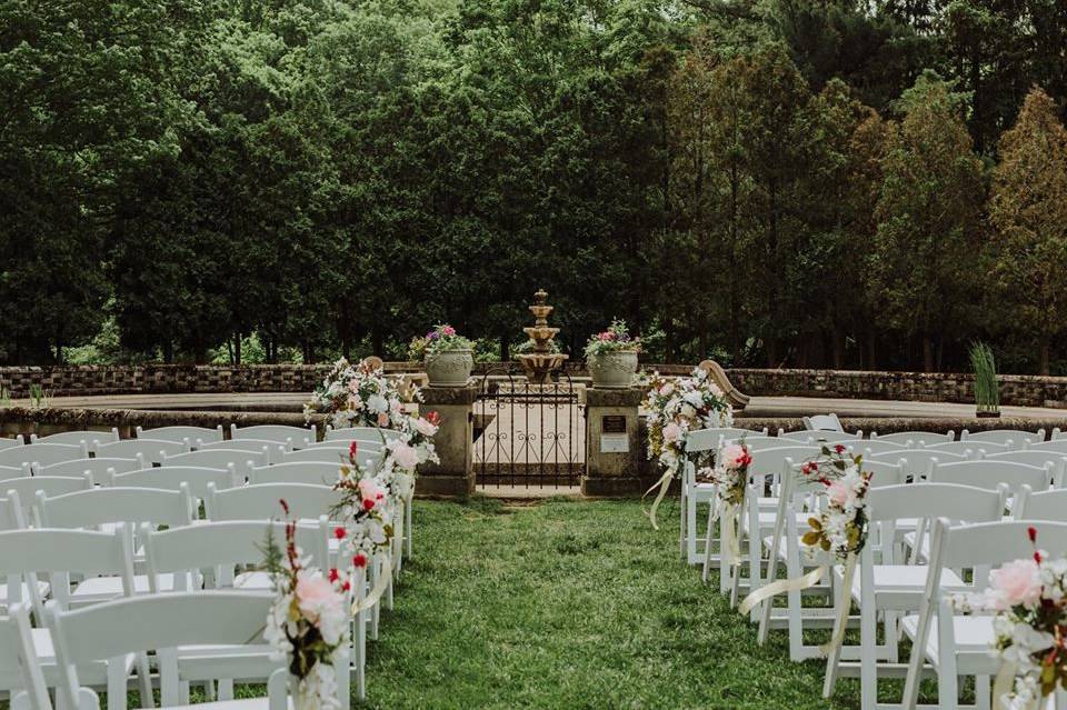 The Felt Mansion - Reviews, Photos & Deals 2026 - Holland, MI - WeddingWire