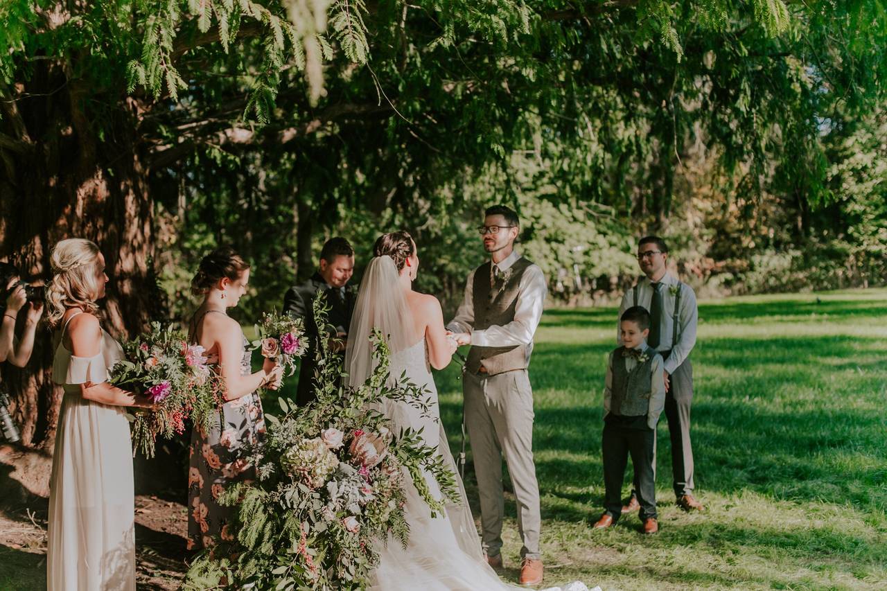 The Barn at Wolf Creek - Barn & Farm Wedding Venues - Akron, OH ...