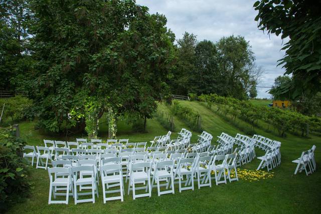 Red hook winery wedding | Beachweddingtips.com