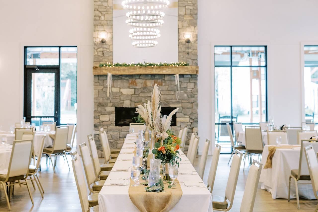 Bay Pointe Inn - Reviews, Photos & Deals 2026 - Shelbyville, MI ...