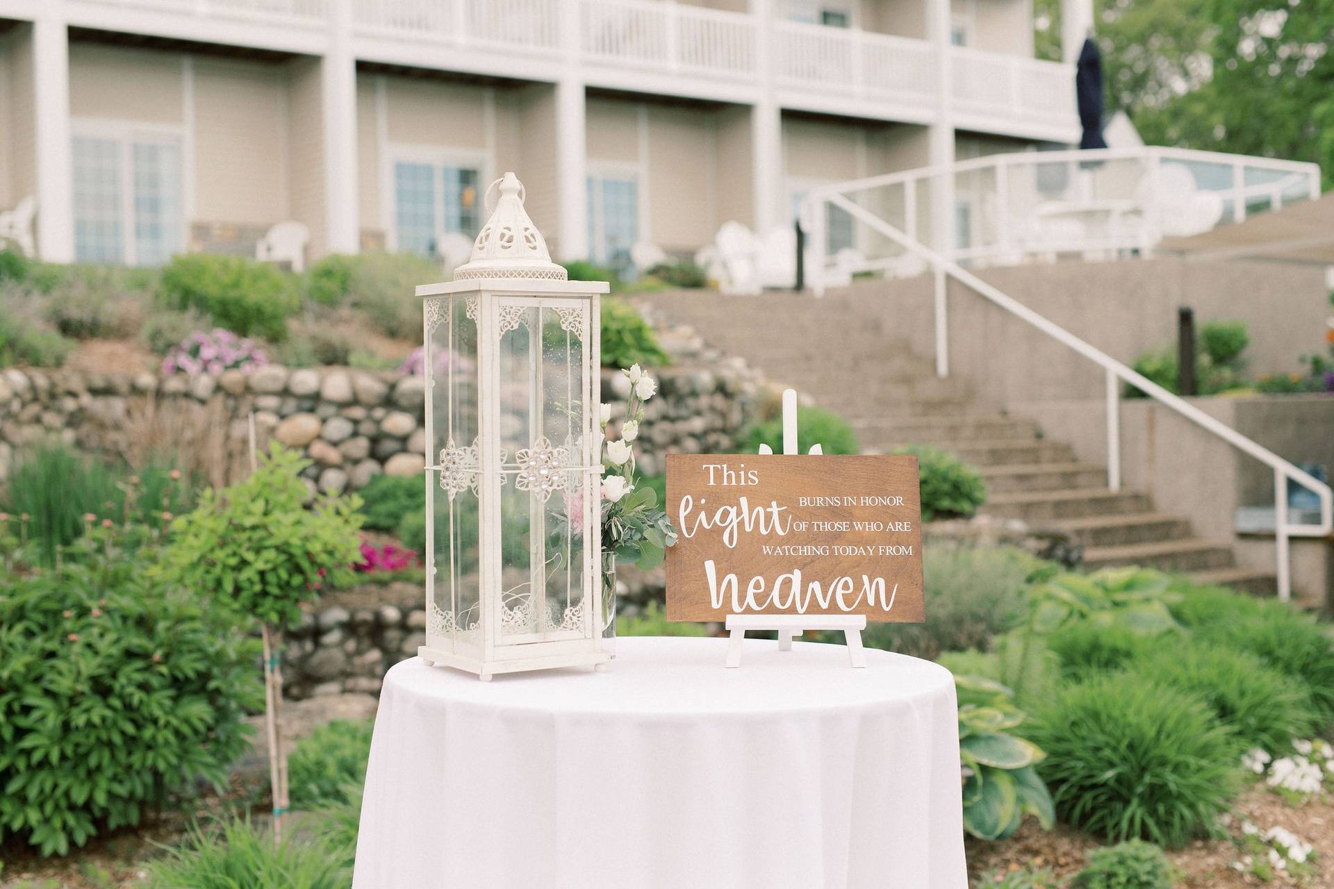 Bay Pointe Inn - Venue - Shelbyville, MI - WeddingWire