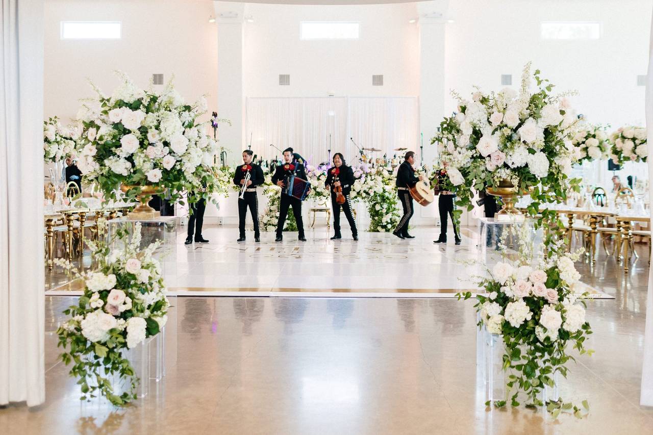 Dallas Oasis - Reviews, Photos & Deals 2026 - Red Oak, TX - WeddingWire