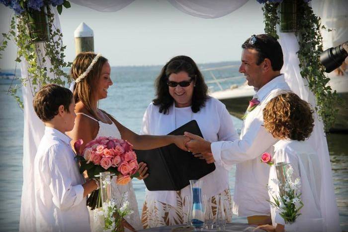 Fire island wedding | Beachweddingtips.com