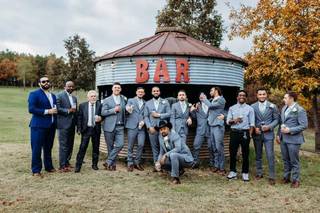 The Ole Oak Barn Wedding and Event Venue - Barn & Farm Weddings ...