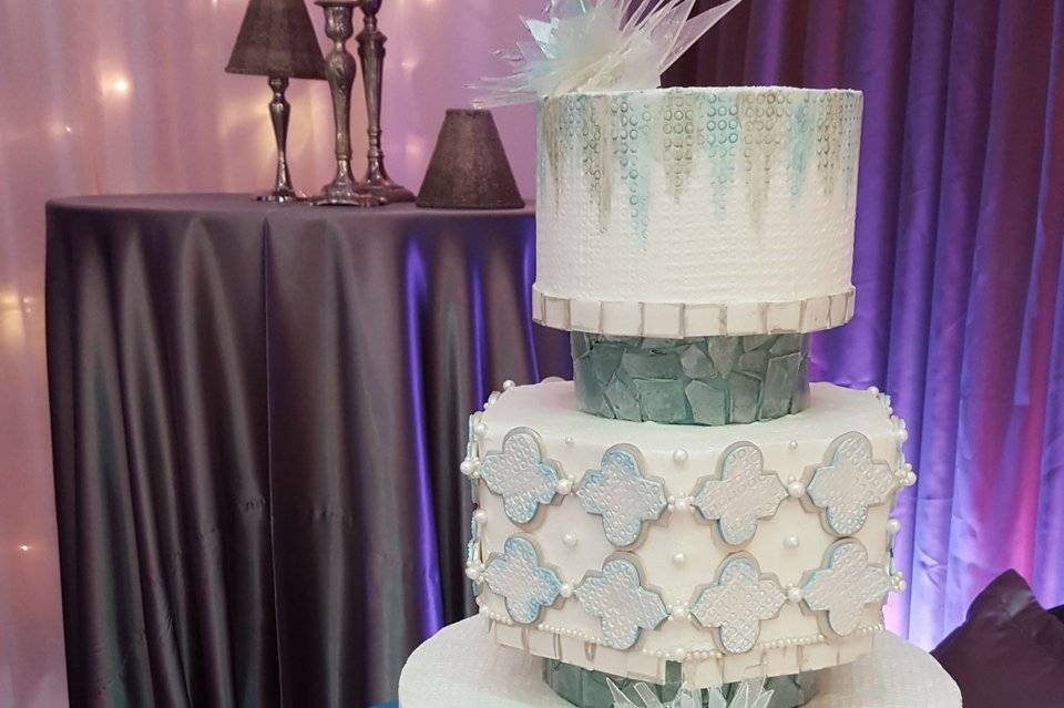 Denny's 5th Avenue Bakery - Wedding Cake - Minneapolis, MN - WeddingWire