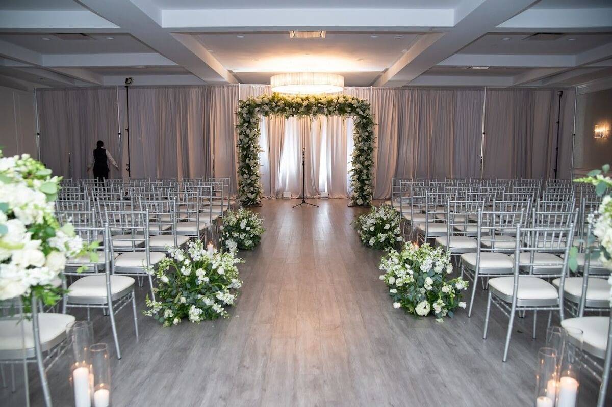 Engineers Country Club - Reviews, Photos & Deals 2026 - Roslyn, NY ...