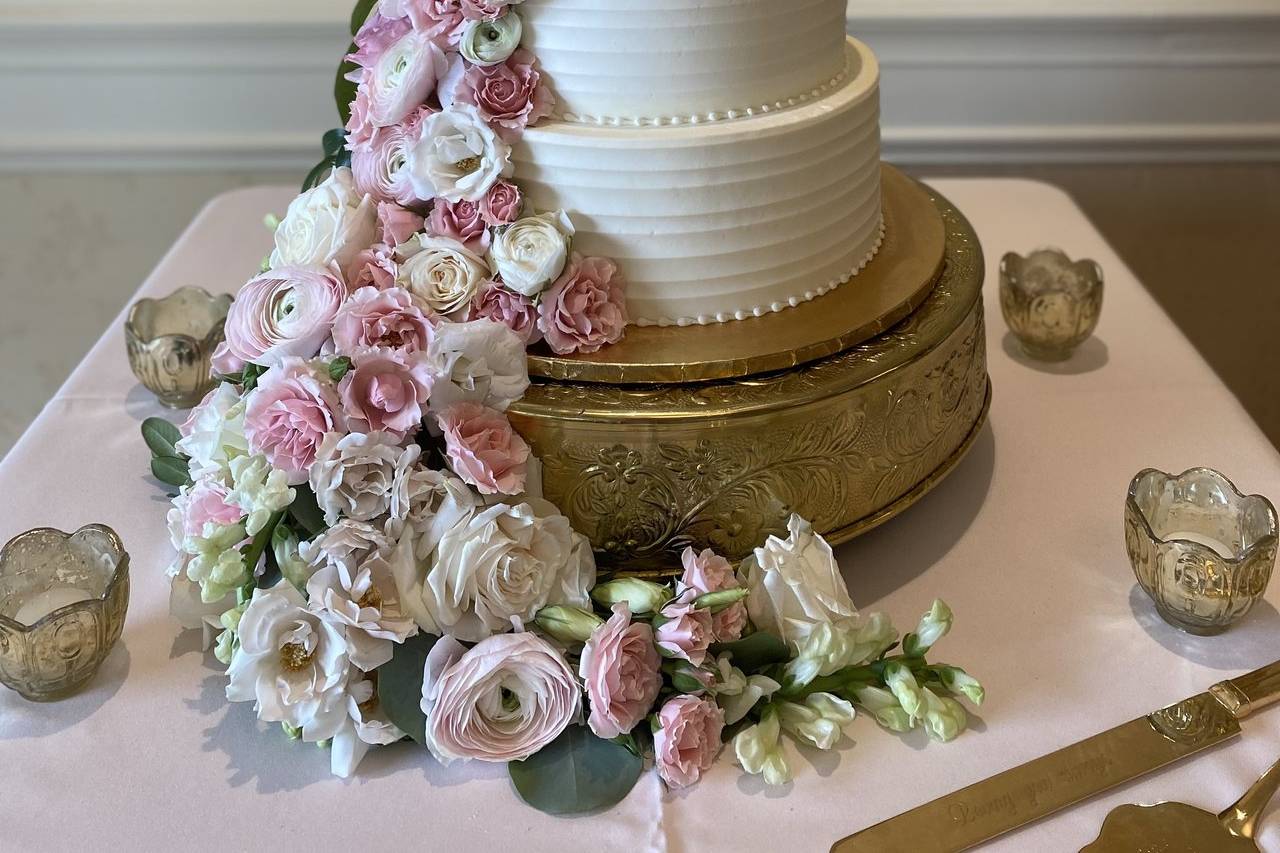 Bloom Custom Cakes - Wedding Cake - Beaufort, SC - WeddingWire