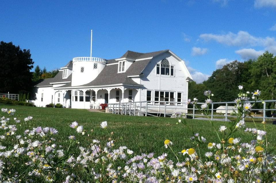 Valcour Inn and Boathouse - Reviews, Photos & Deals 2026 - Peru, NY ...