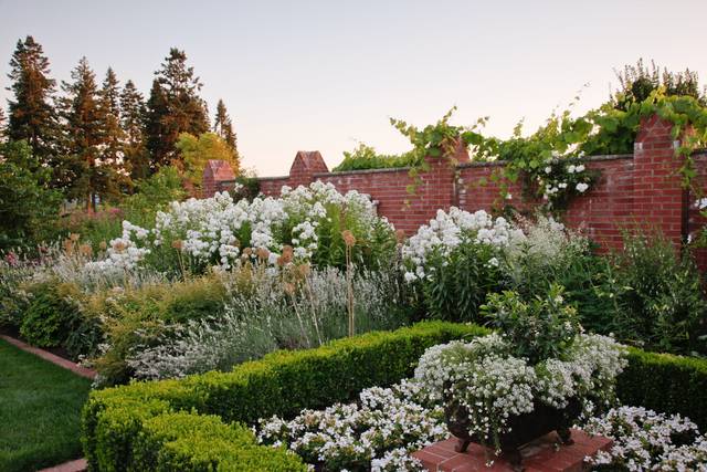 Oakwood Gardens - Reviews, Photos & Deals 2026 - Hillsboro, OR ...
