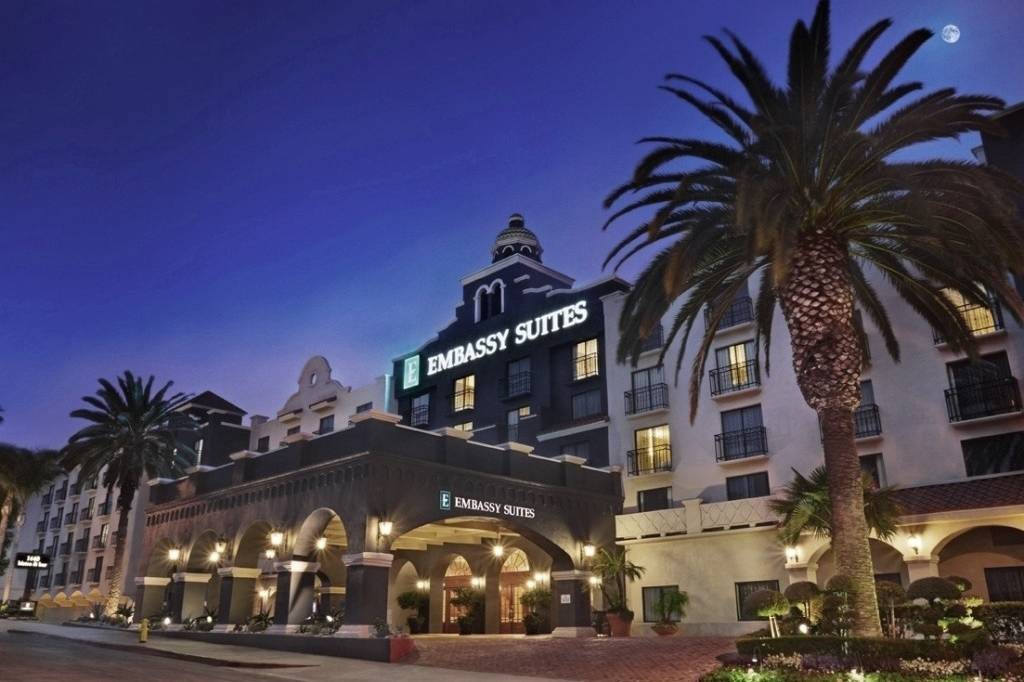 Embassy Suites - Los Angeles Airport South - Hotel Weddings - El ...
