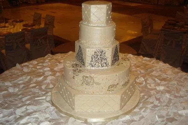 Supreme Kakes - Wedding Cake - Houston, TX - WeddingWire