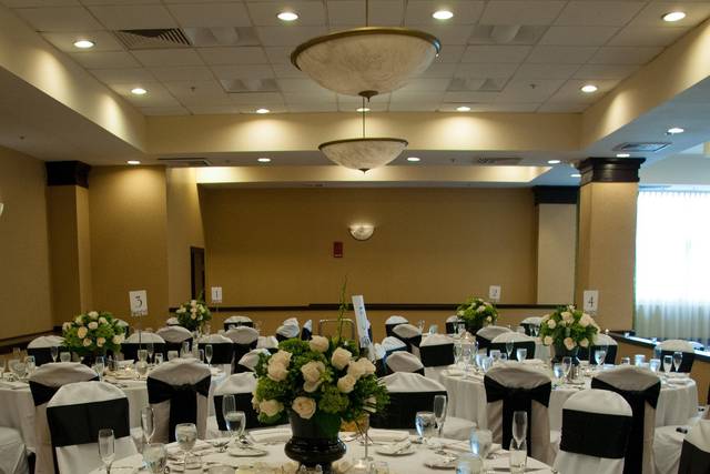 Troy Marriott - Reviews, Photos & Deals 2026 - Troy, MI - WeddingWire