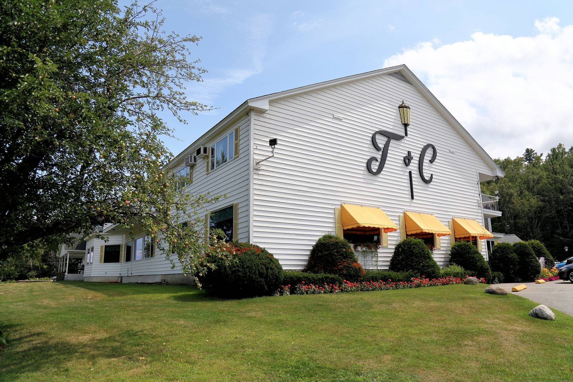 Town & Country Inn and Resort - Venue - Gorham, NH - WeddingWire