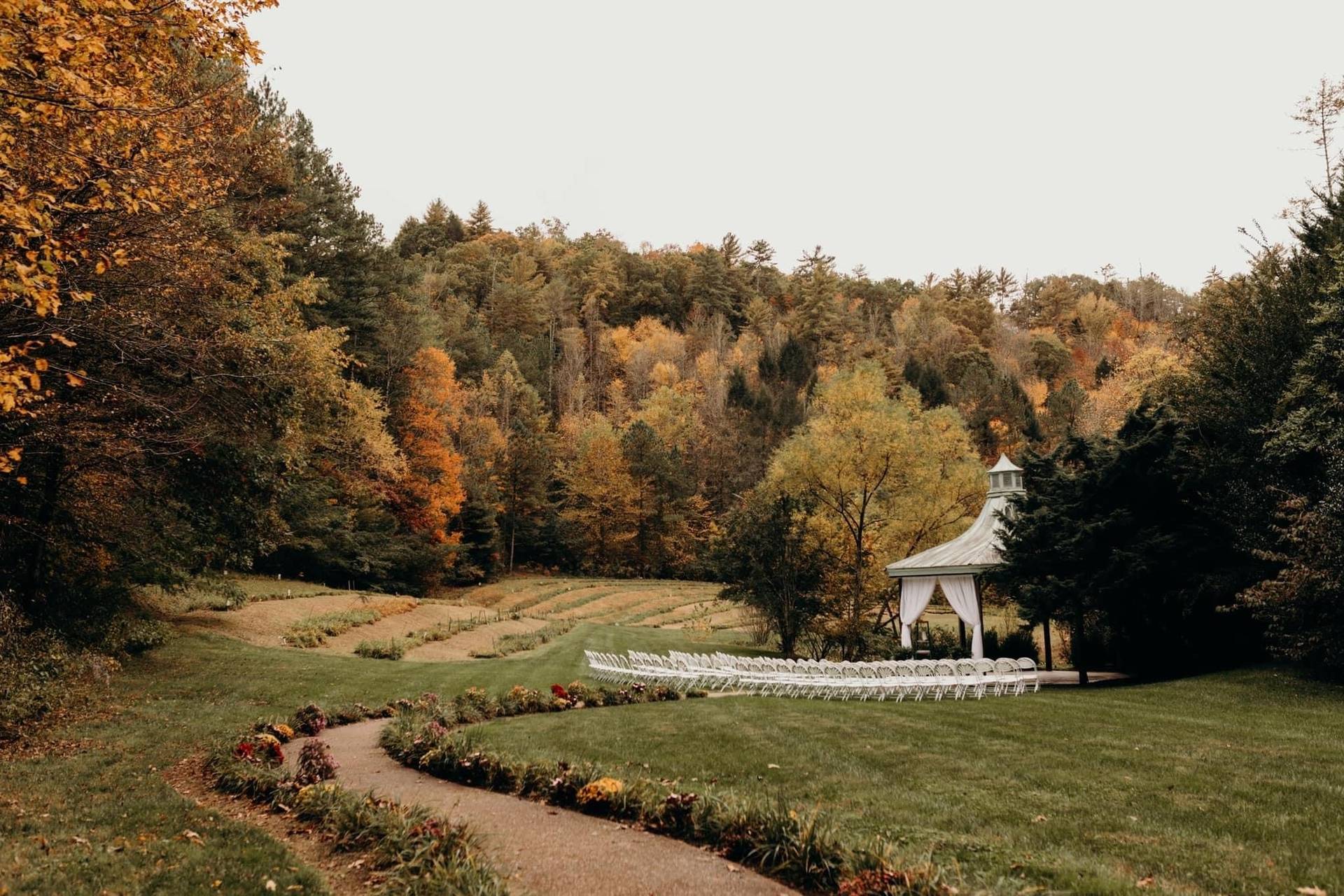 The Lily Barn - Reviews, Photos & Deals 2026 - Townsend, TN - WeddingWire