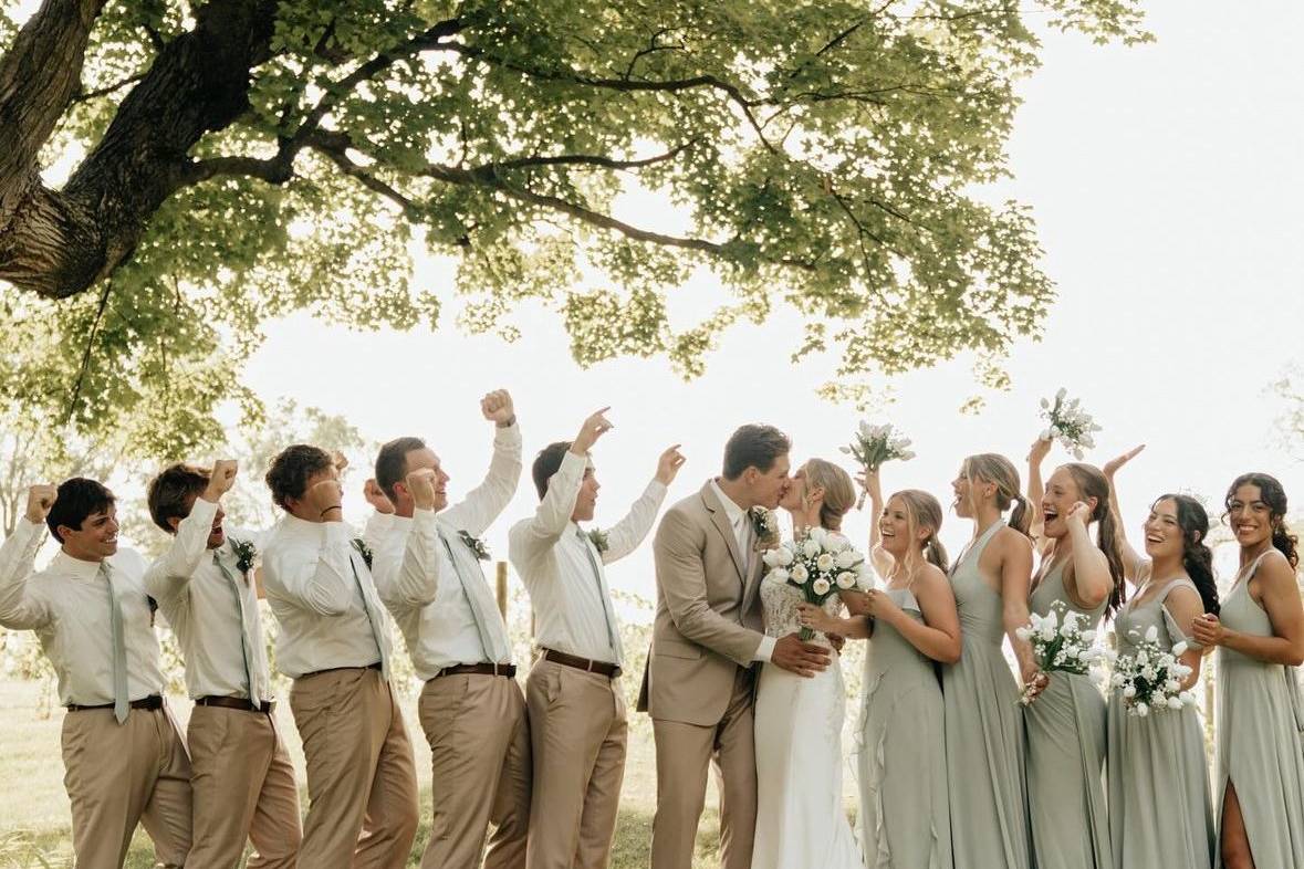 Howling Moon Weddings & Events - Reviews, Photos & Deals 2026 - Buffalo ...